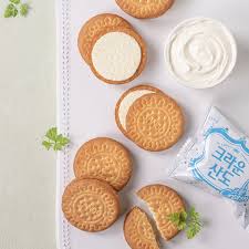 3617 Crown Sando with Cream 크라운 산도 크림 161g – Koreanfood.co.in